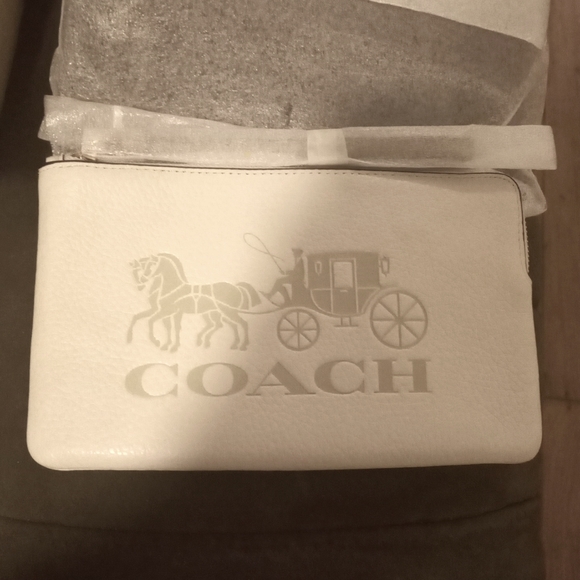 Coach | Bags | Nwt Large Corner Zip Wristlet With Horse And Carriage ...